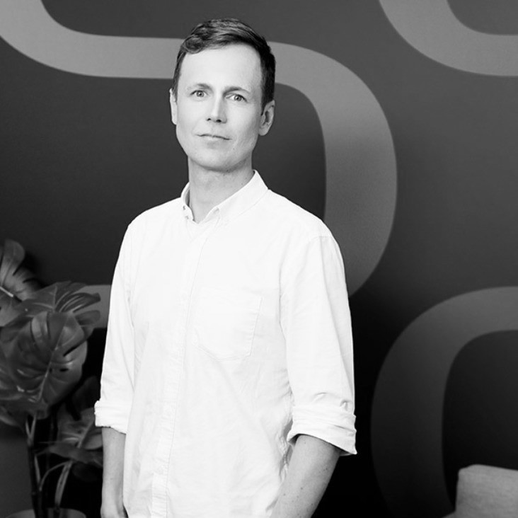 Communicate magazine: Features